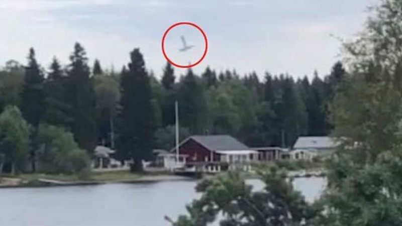 İsveç’te paraşütçüleri taşıyan uçak nehre düştü: Dokuz kişi yaşamını ...