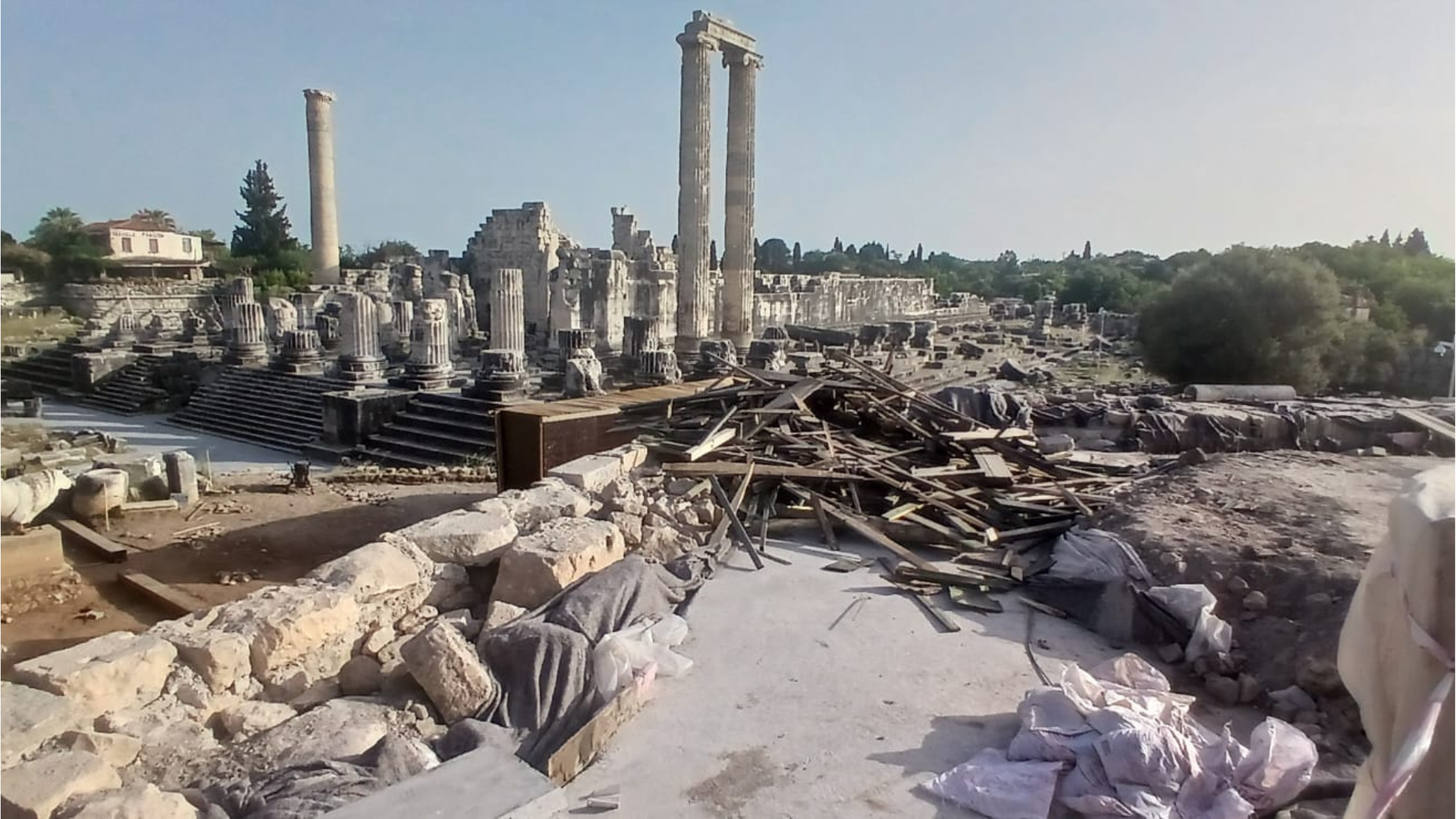 Didim Apollon tapınağına beton döktüler | soL haber