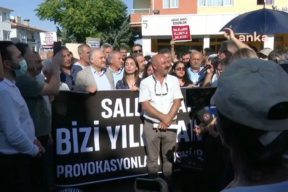 Alevi kurumlarına saldırılar protesto edildi: 'Hükümeti uyarıyoruz ...