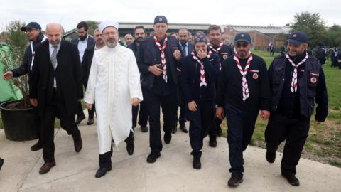 Diyanet İşleri Başkanı Erbaş'tan Fransa'da izcilik kampı açılışı | soL ...
