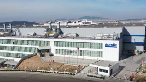 TOSB'da bulunan Autoliv işçilerin promosyon ödemelerini ellerinden ...