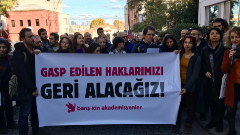 ‘Barış akademisyenleri’ göreve iadelerini istedi | soL haber ‘Barış akademisyenleri’ göreve iadelerini istedi | soL haber